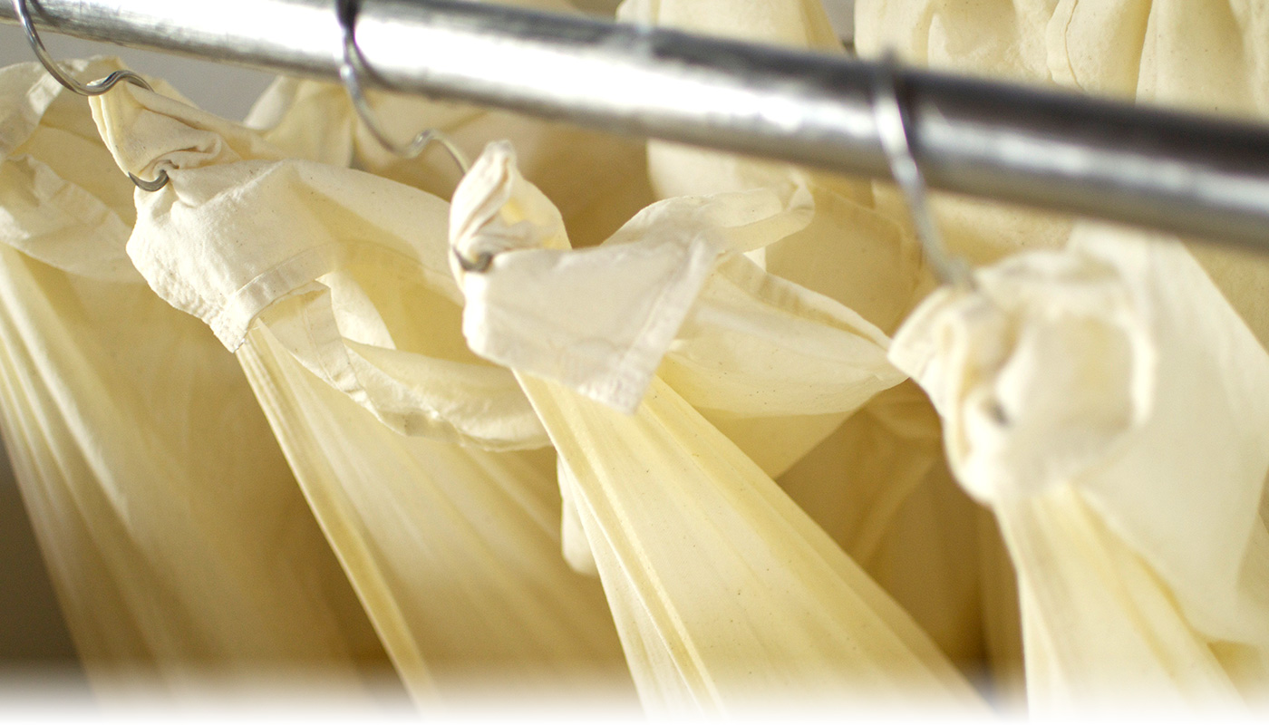 Shibori (Squeezing) | Nanbubijin Sake | Nanbubijin CO. LTD.